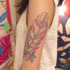 Feather Tattoos: A Symbol of Freedom, Beauty, and Meaning: 150 Designs ...